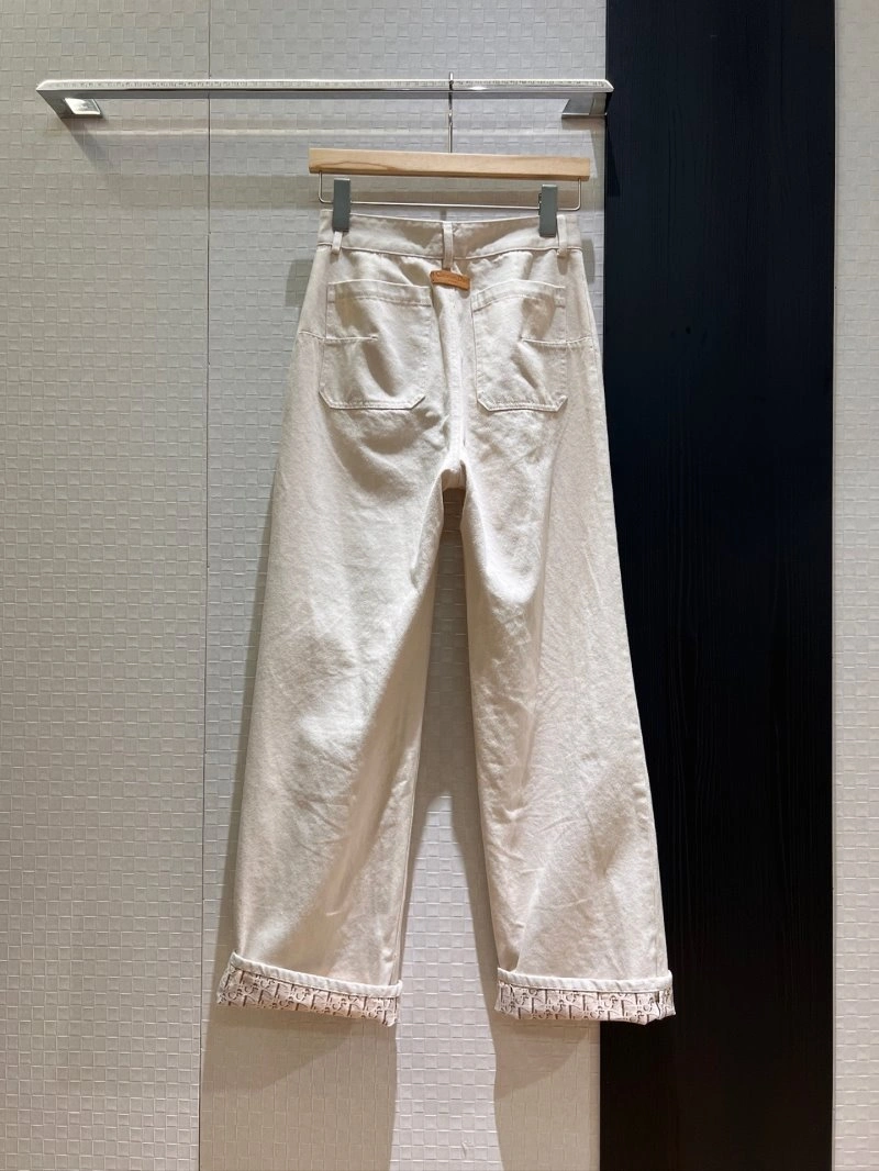 Low-cost Unclassified Brand Jeans