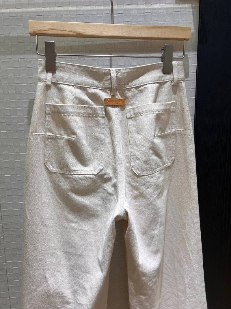 Low-cost Unclassified Brand Jeans