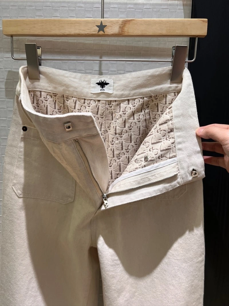 Low-cost Unclassified Brand Jeans