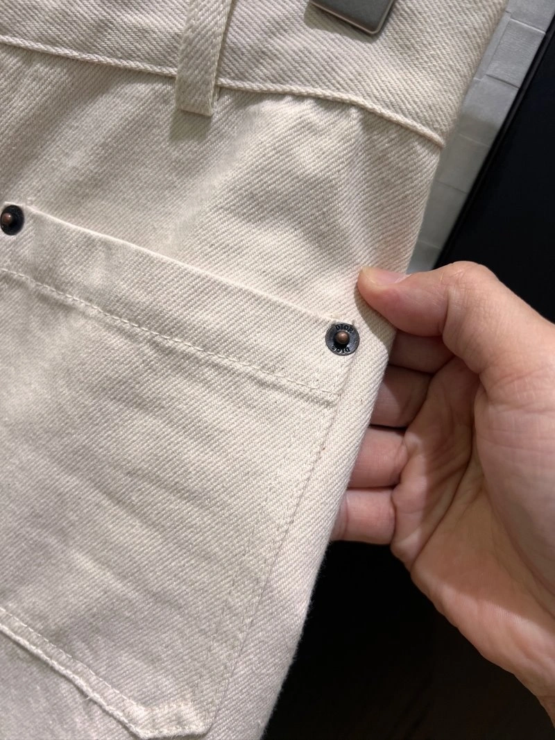 Low-cost Unclassified Brand Jeans