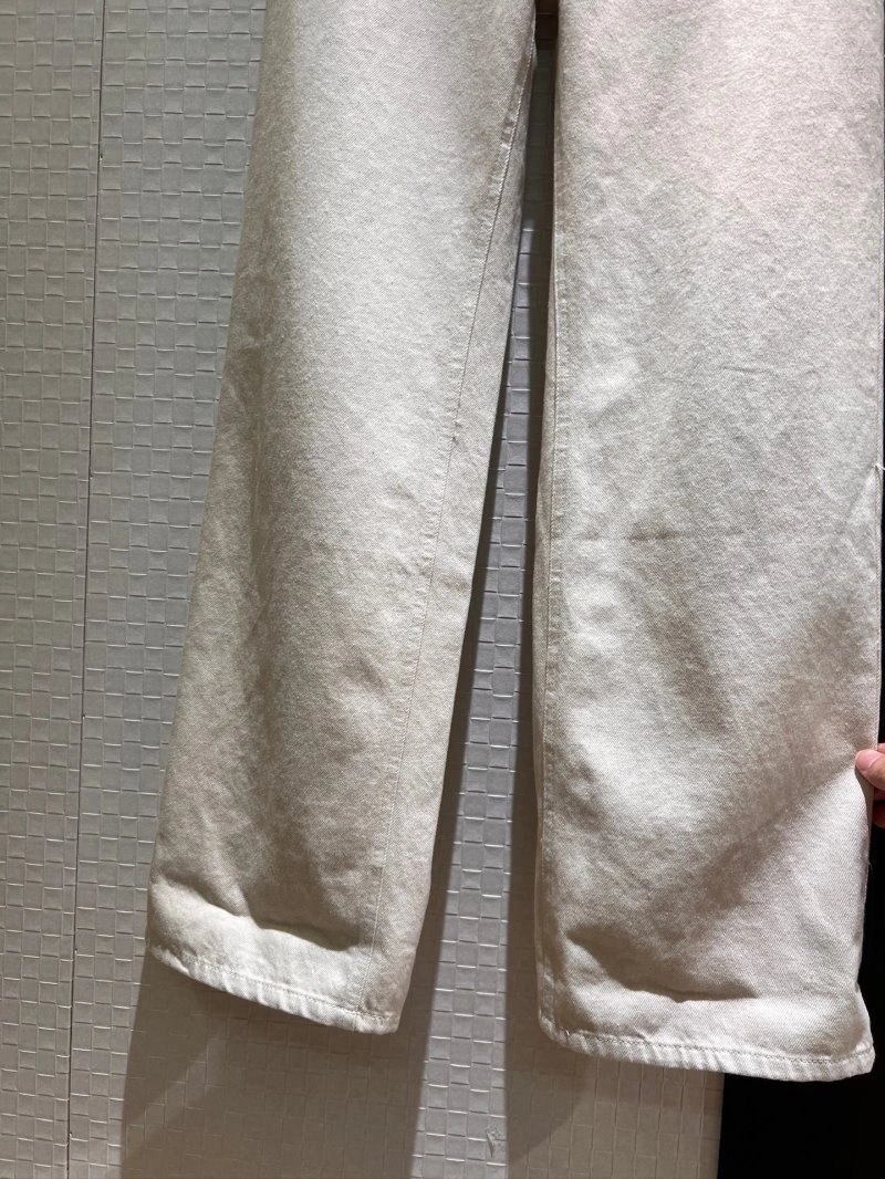 Low-cost Unclassified Brand Jeans