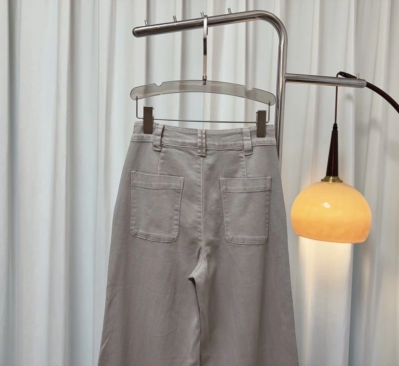 Official Unclassified Brand Jeans
