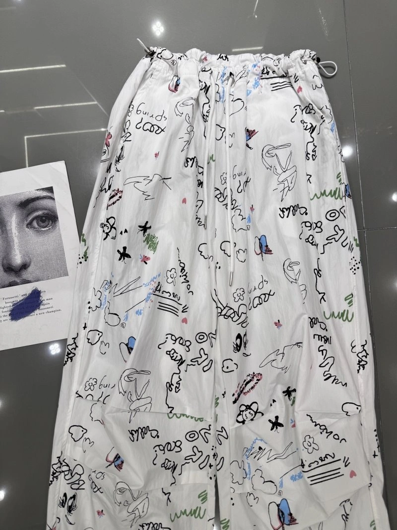 Indistinguishable Unclassified Brand Long Pants