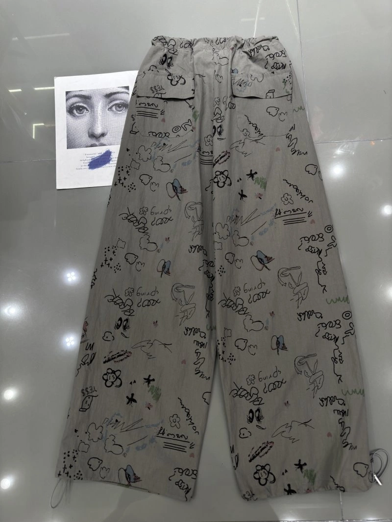 Indistinguishable Unclassified Brand Long Pants