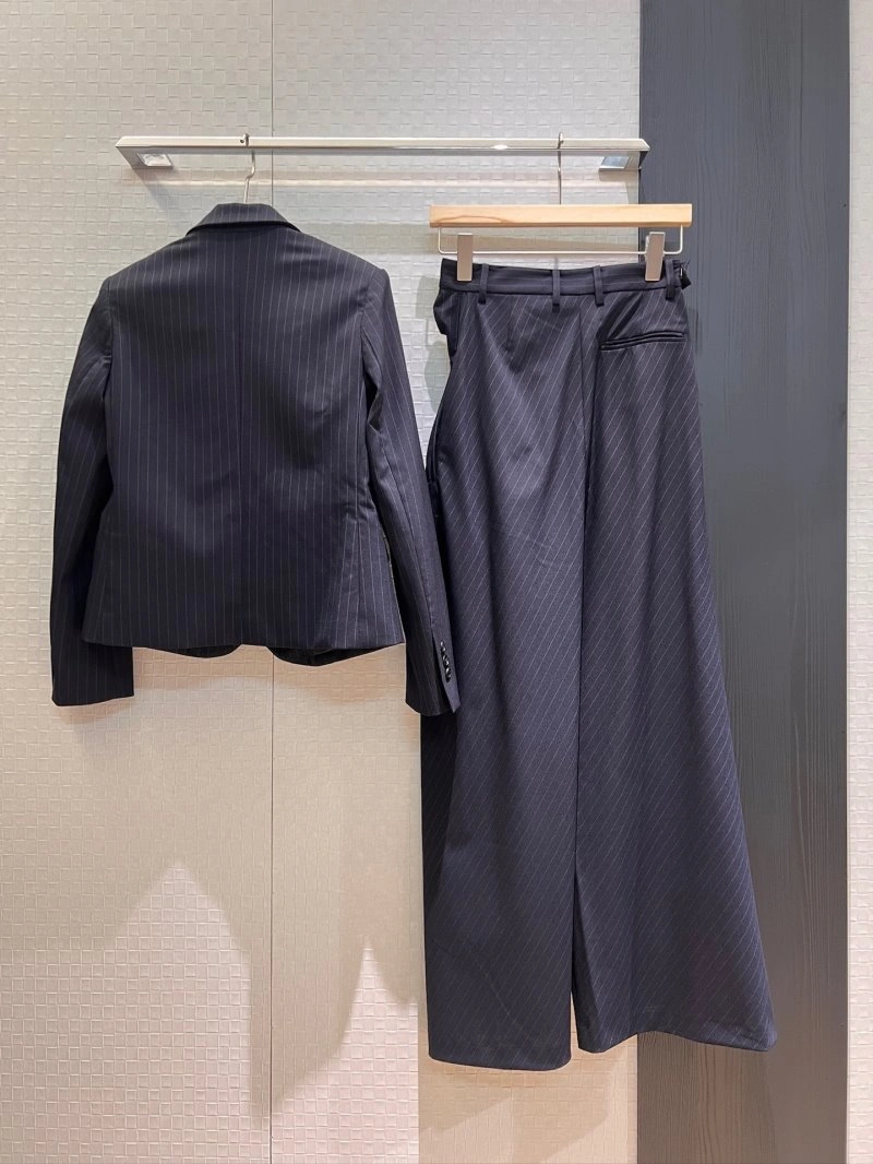 Top mirror Unclassified Brand Long Pants