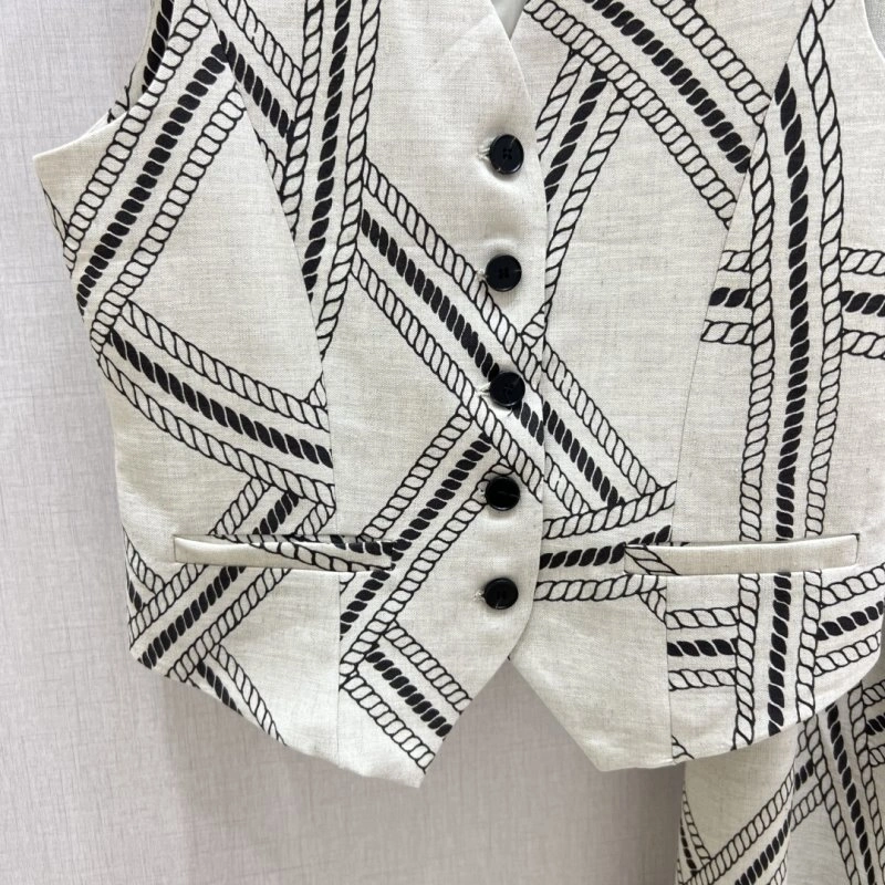 Bargain Unclassified Brand Long Suits