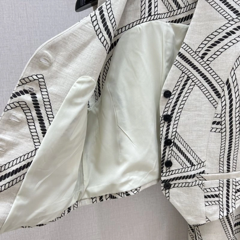 Bargain Unclassified Brand Long Suits