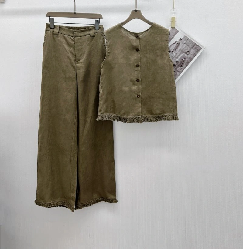 Discounted Unclassified Brand Long Suits