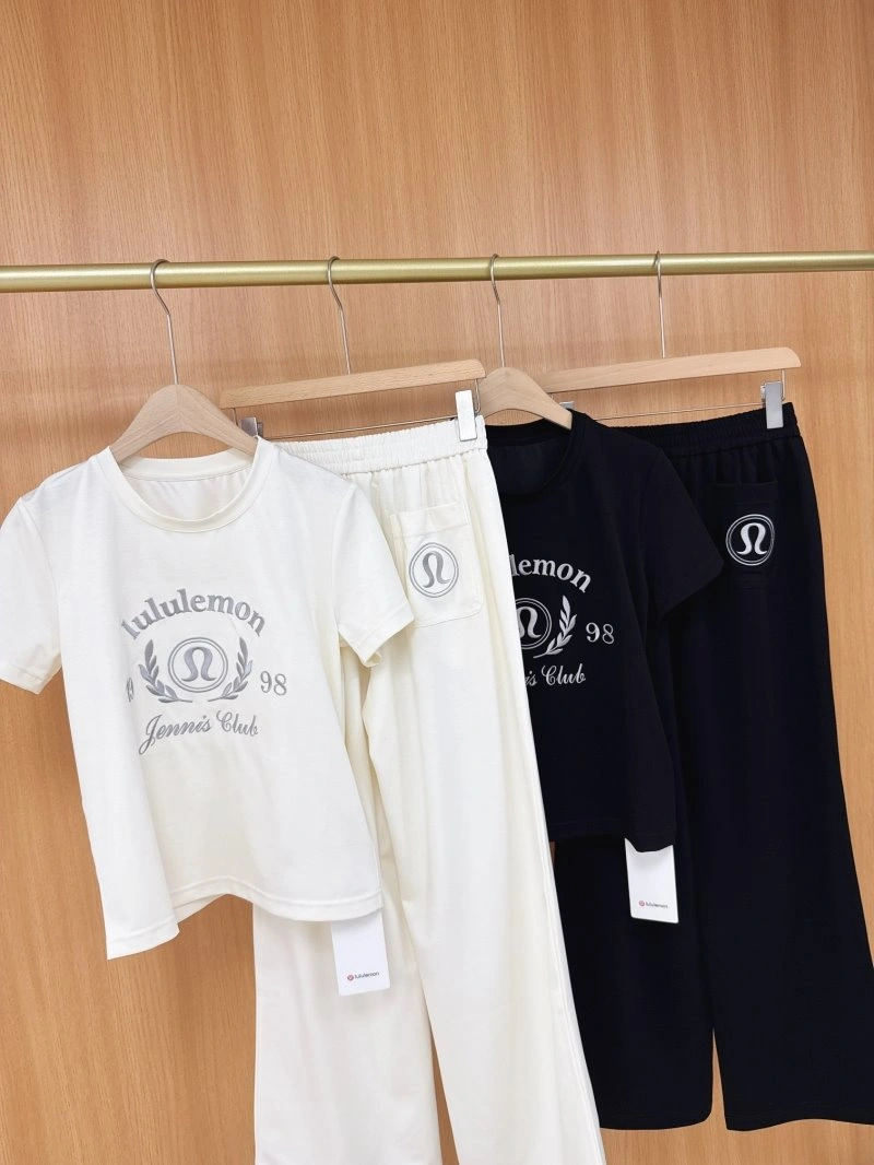Discounted Unclassified Brand Long Suits