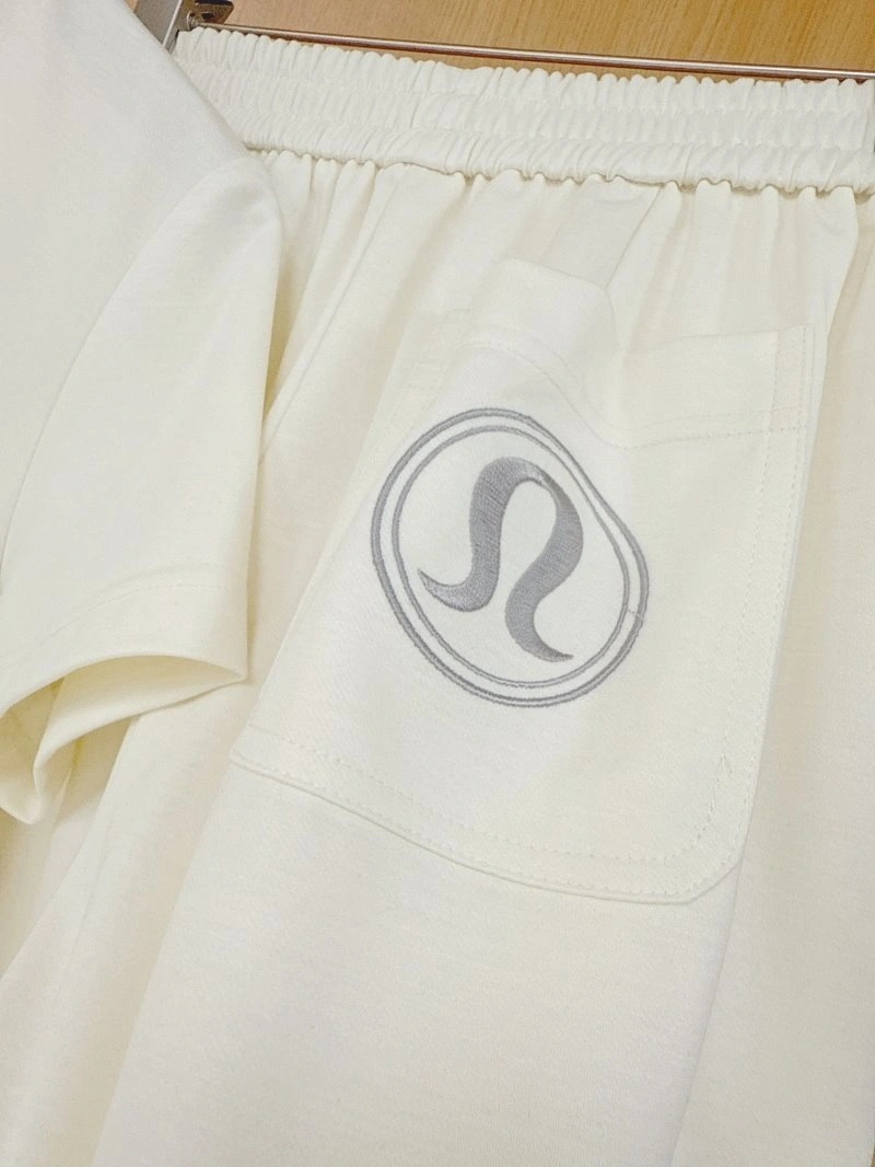 Discounted Unclassified Brand Long Suits