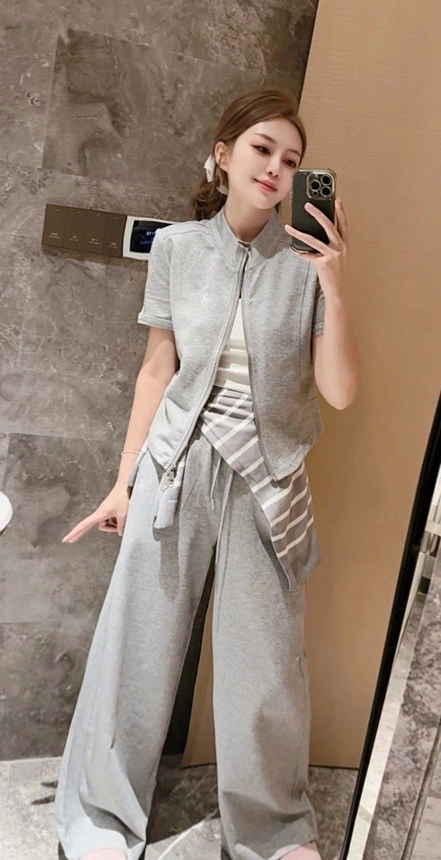 Indistinguishable Unclassified Brand Long Suits