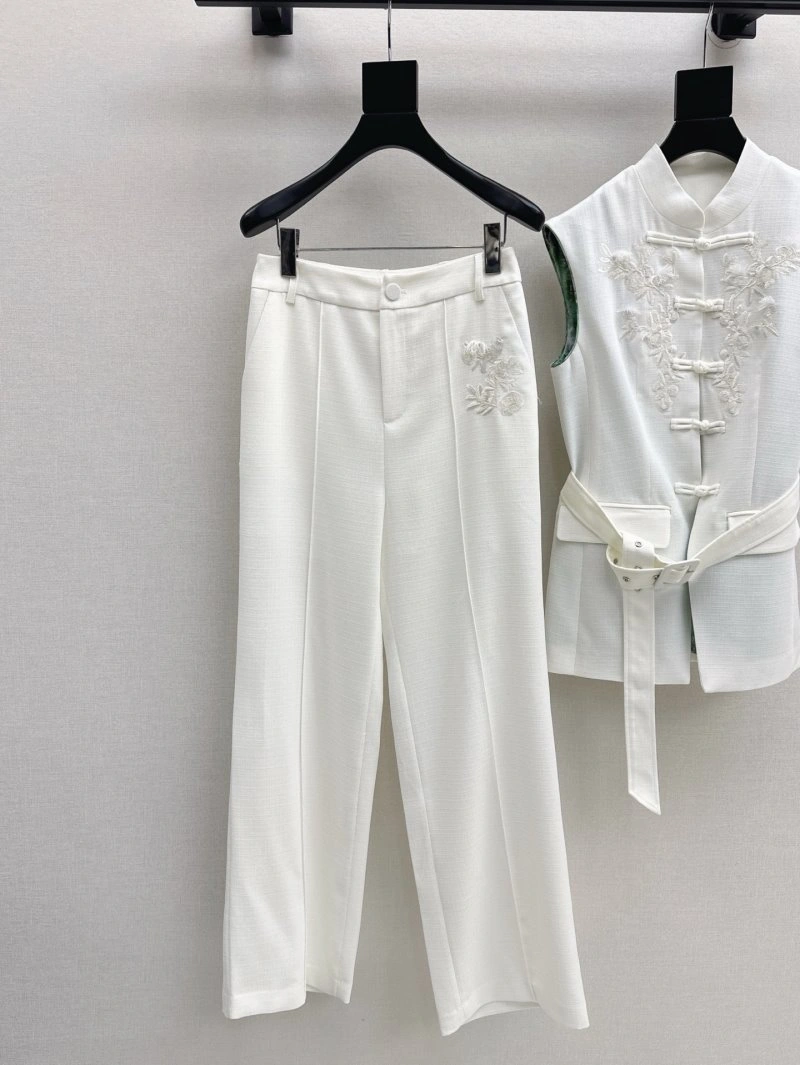 Discounted Unclassified Brand Long Suits