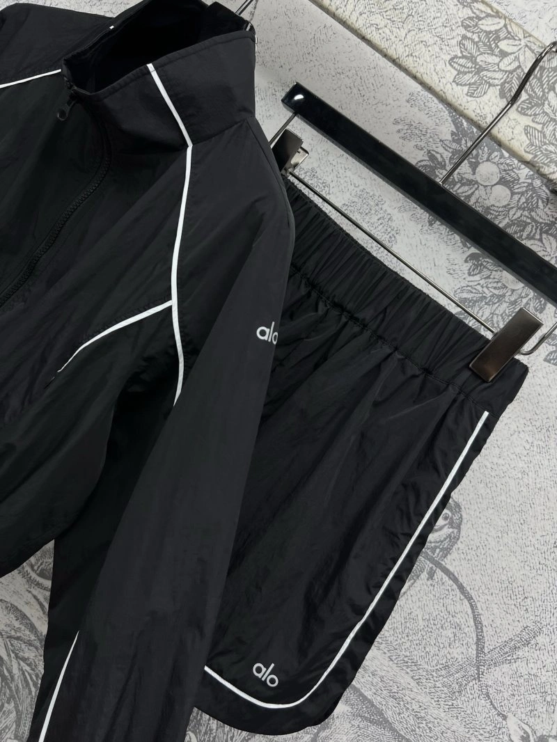 Top mirror Unclassified Brand Long Suits