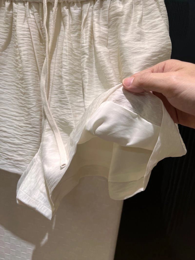 Value-priced Unclassified Brand Long Suits
