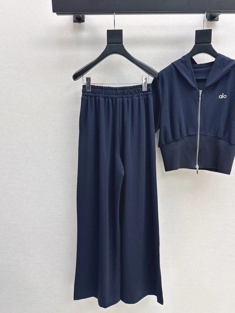 Discounted Unclassified Brand Long Suits