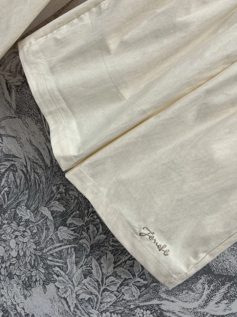 Bargain Unclassified Brand Long Suits