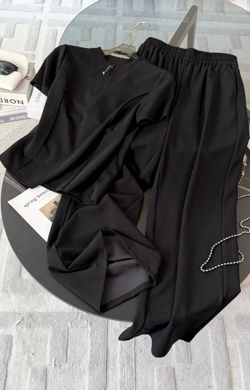 Bargain Unclassified Brand Long Suits