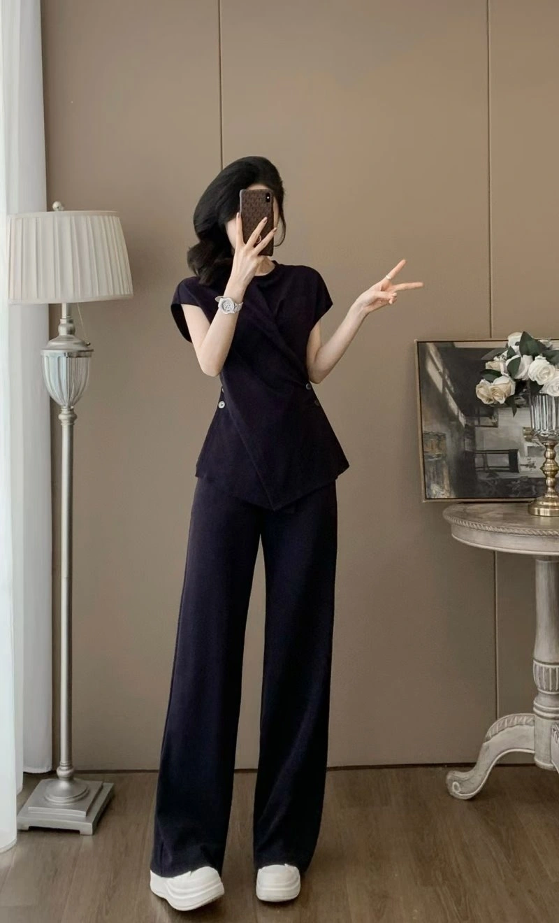 Discounted Unclassified Brand Long Suits
