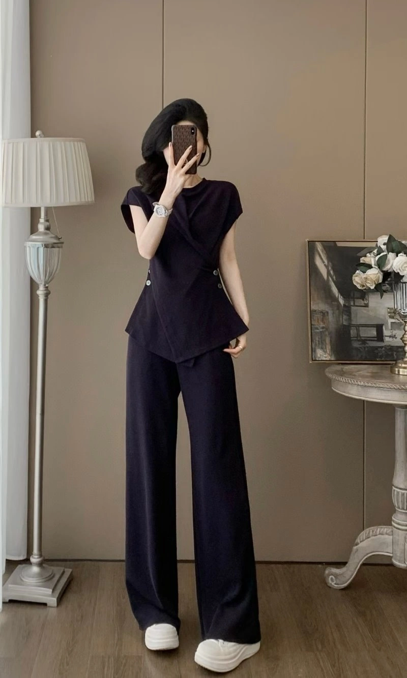Discounted Unclassified Brand Long Suits