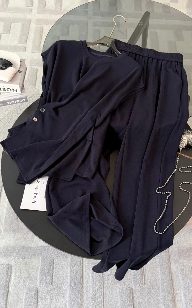 Discounted Unclassified Brand Long Suits