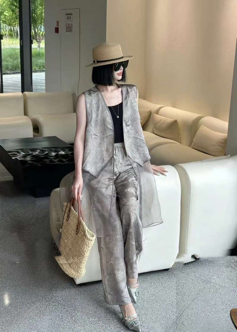 Value-priced Unclassified Brand Long Suits
