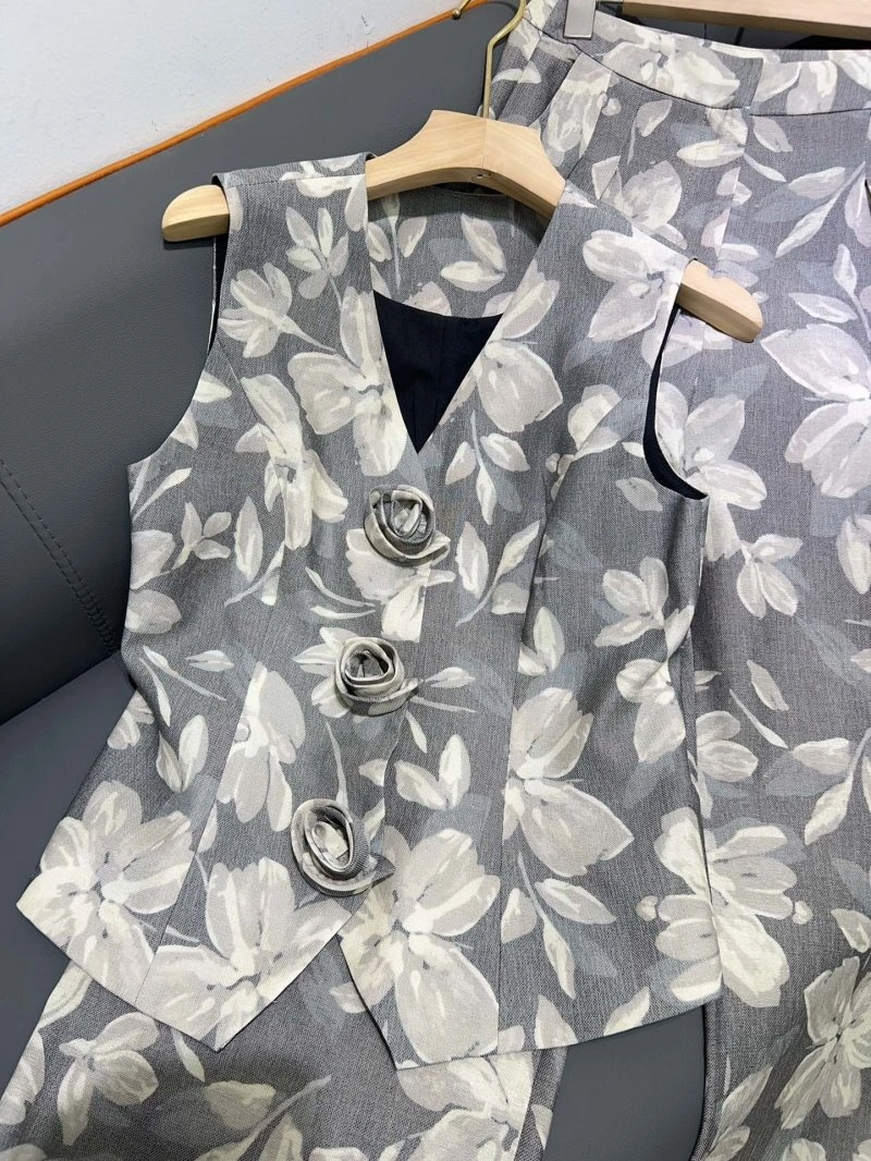 Inexpensive Unclassified Brand Long Suits