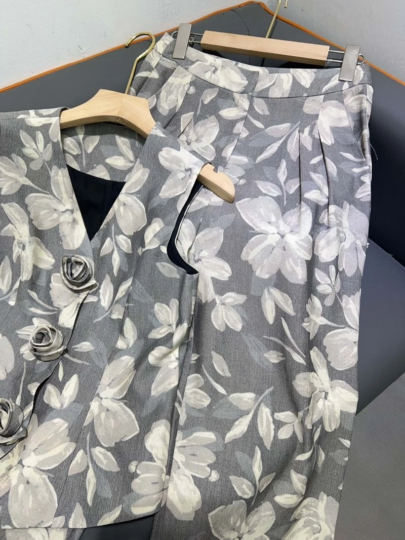 Inexpensive Unclassified Brand Long Suits