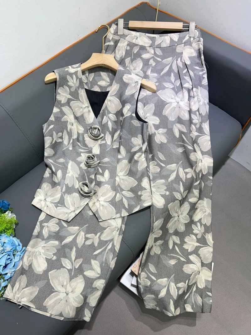 Inexpensive Unclassified Brand Long Suits