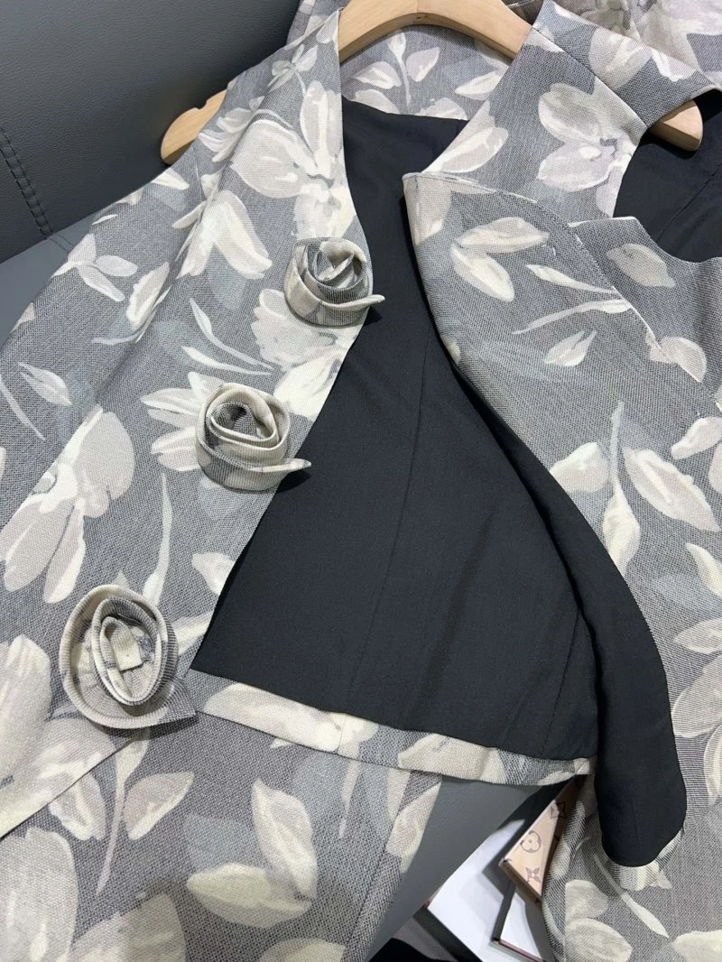 Inexpensive Unclassified Brand Long Suits