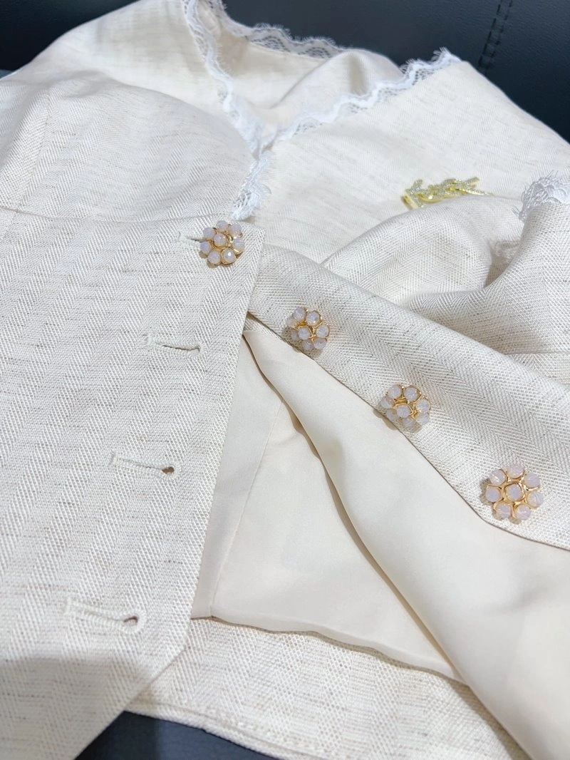 Discounted Unclassified Brand Long Suits