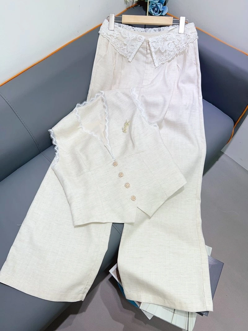 Discounted Unclassified Brand Long Suits