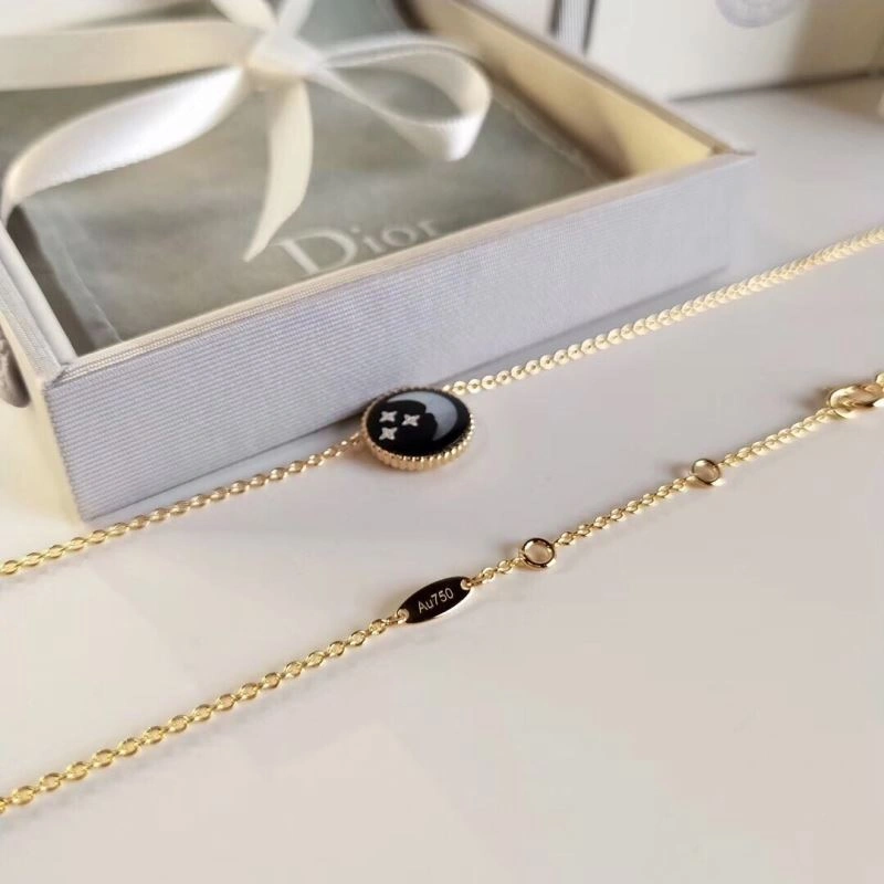 Precise copy Unclassified Brand Necklaces