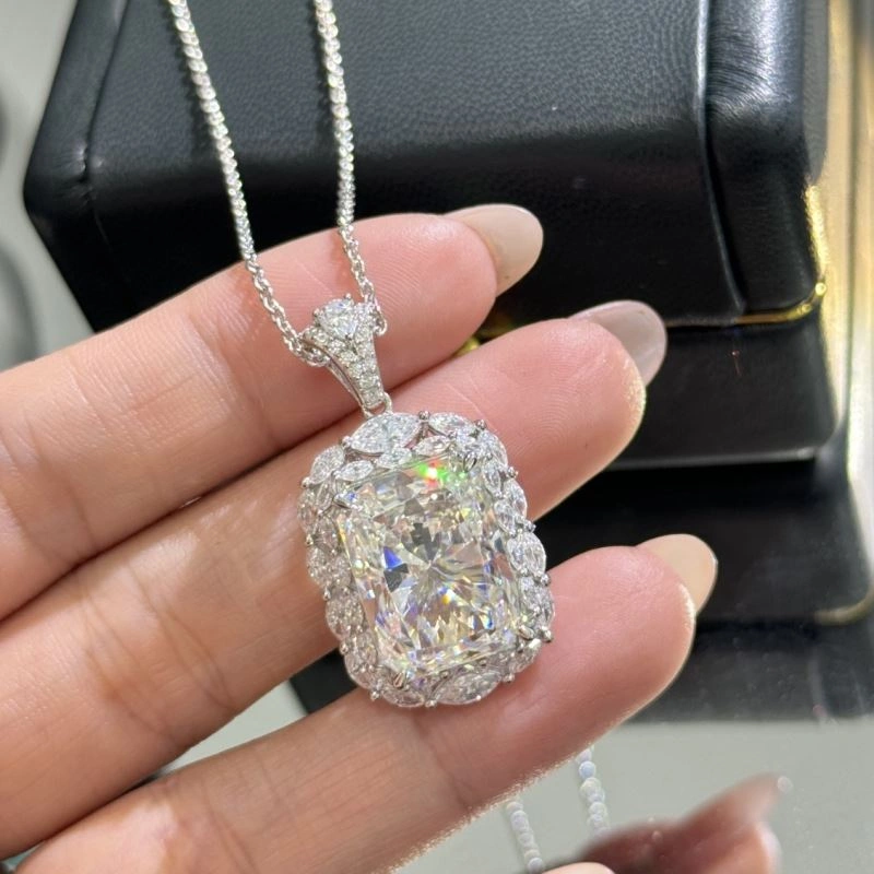 Unclassified Brand Necklaces