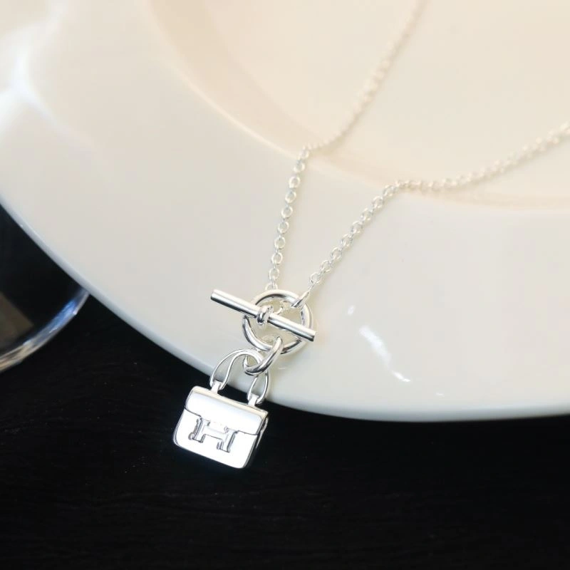 Top mirror Unclassified Brand Necklaces