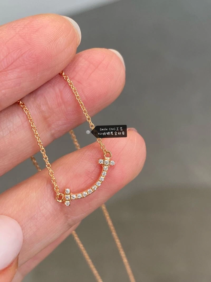 Unclassified Brand Necklaces