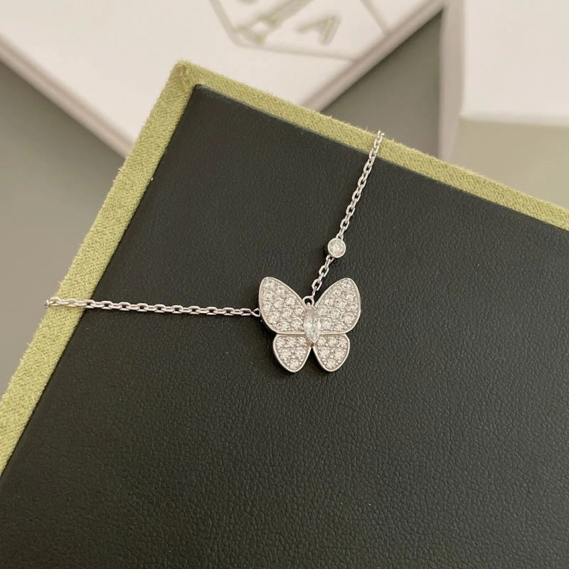 Unclassified Brand Necklaces