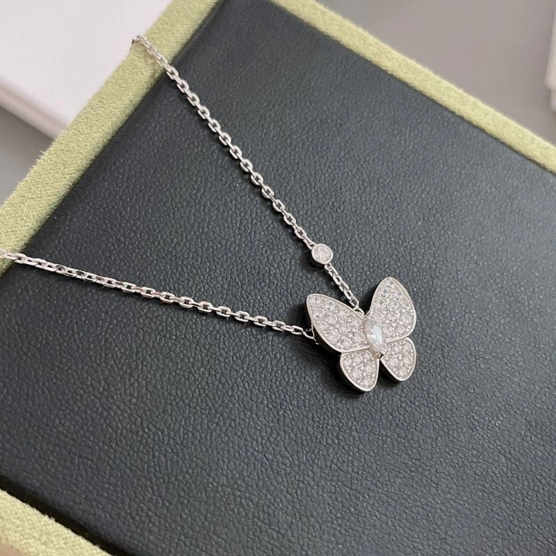 Unclassified Brand Necklaces