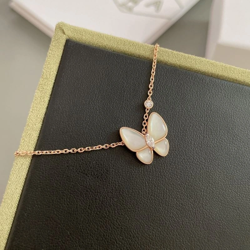 Unclassified Brand Necklaces
