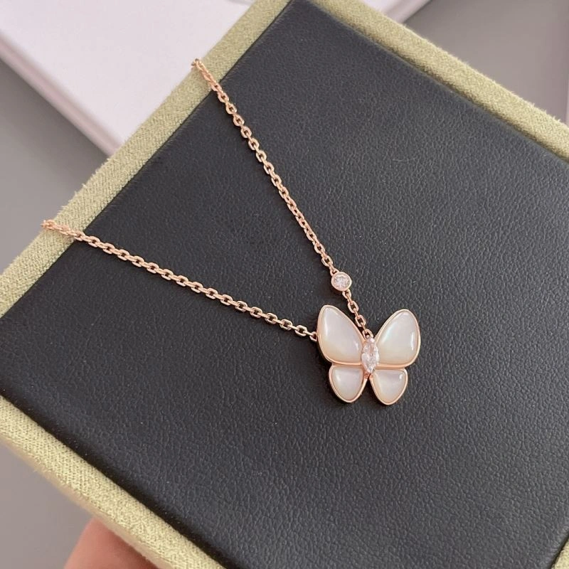 Unclassified Brand Necklaces