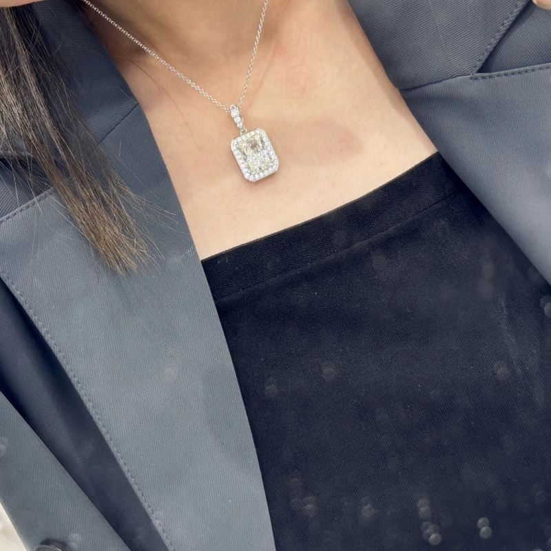 Authentic Unclassified Brand Necklaces
