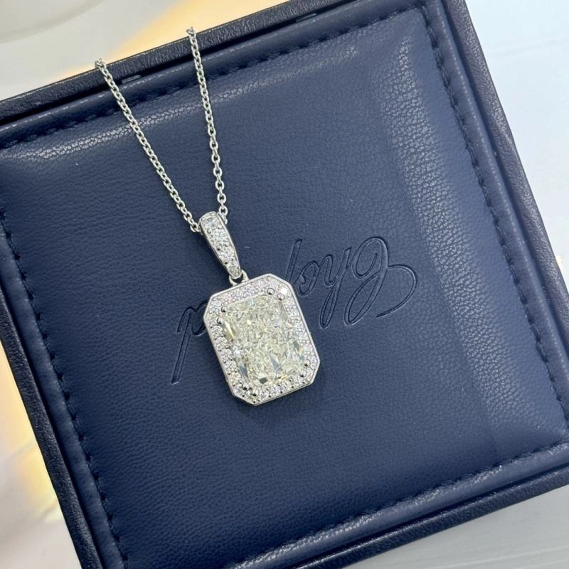 Authentic Unclassified Brand Necklaces