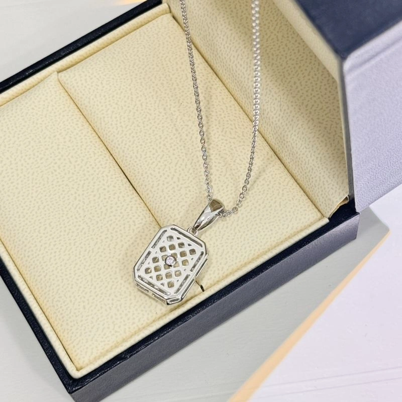 Authentic Unclassified Brand Necklaces