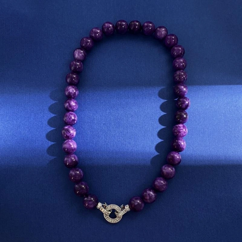 Indistinguishable Unclassified Brand Necklaces