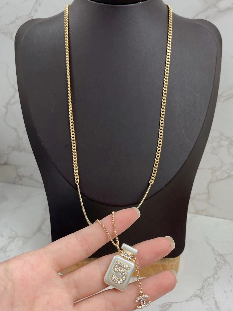 Discounted Unclassified Brand Necklaces