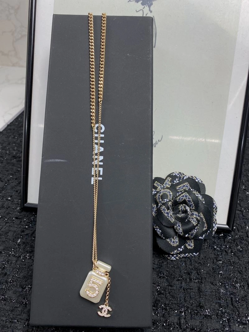 Discounted Unclassified Brand Necklaces