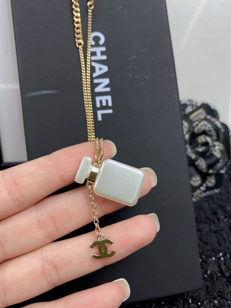 Discounted Unclassified Brand Necklaces