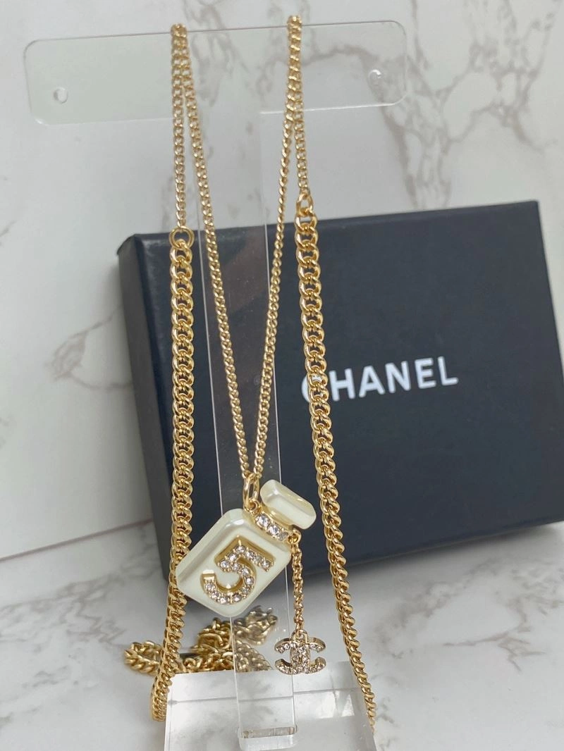 Discounted Unclassified Brand Necklaces