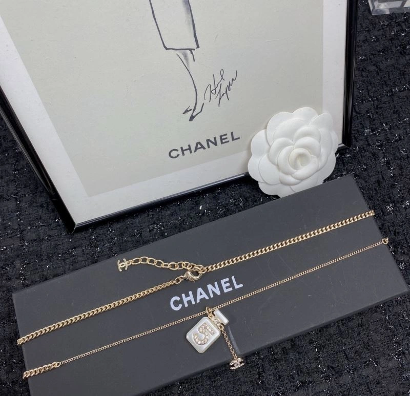Discounted Unclassified Brand Necklaces
