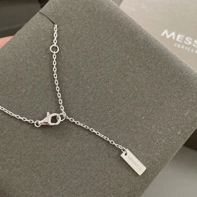 Precise copy Unclassified Brand Necklaces