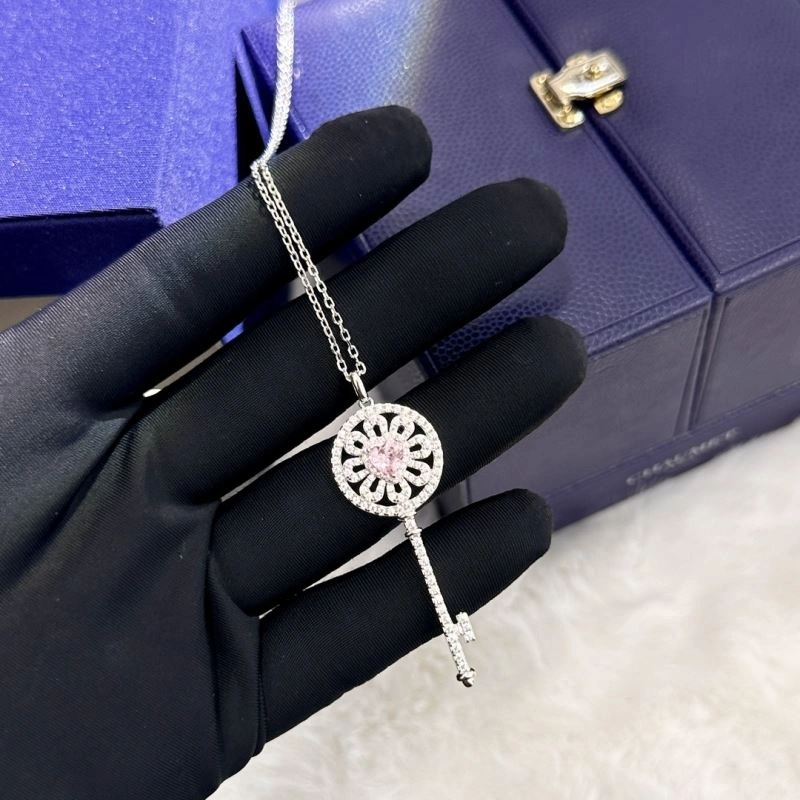 Unclassified Brand Necklaces
